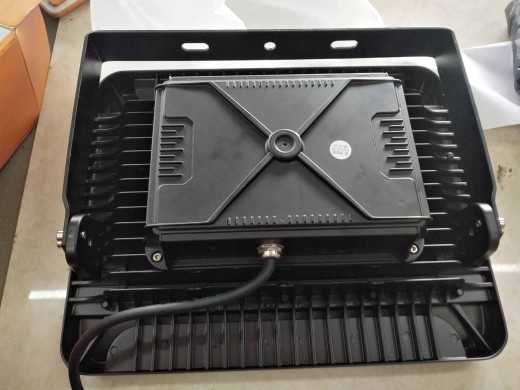 Autres électronique Projecteur LED Liper - 200W neufs et occasions en ...