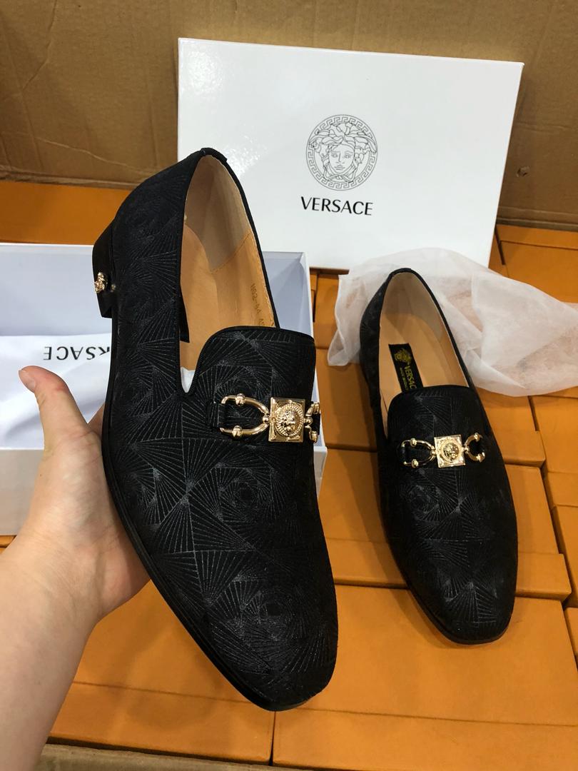 Chaussures Homme Mocassins homme Versace neufs et occasions au Bénin ...