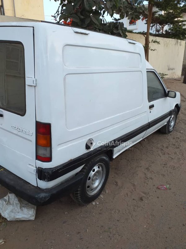 Voitures Renault Express 2000 neufs et occasions au Sénégal ...