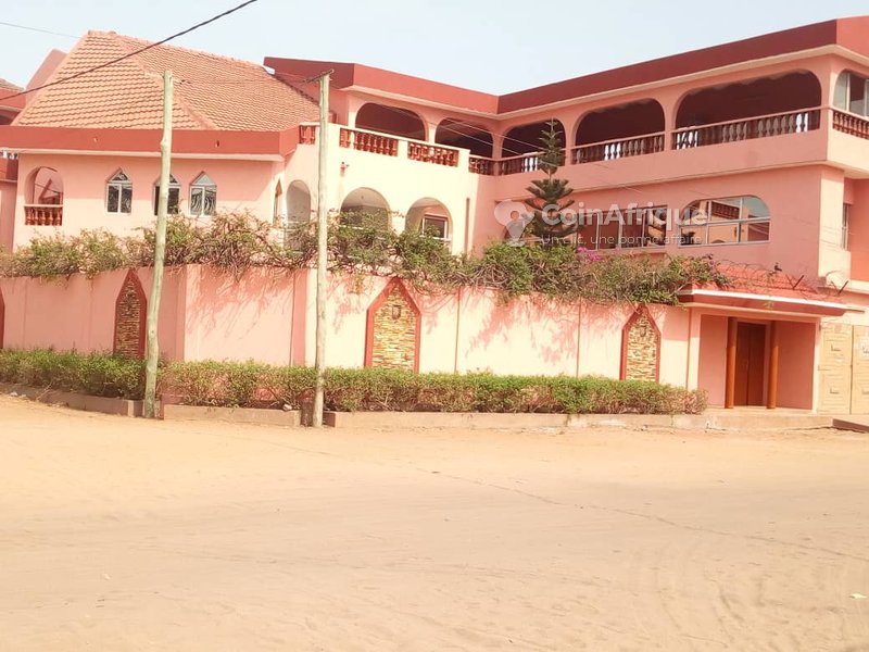 Villas Location villas 15 pièces - Lomé au Togo - CoinAfrique Togo