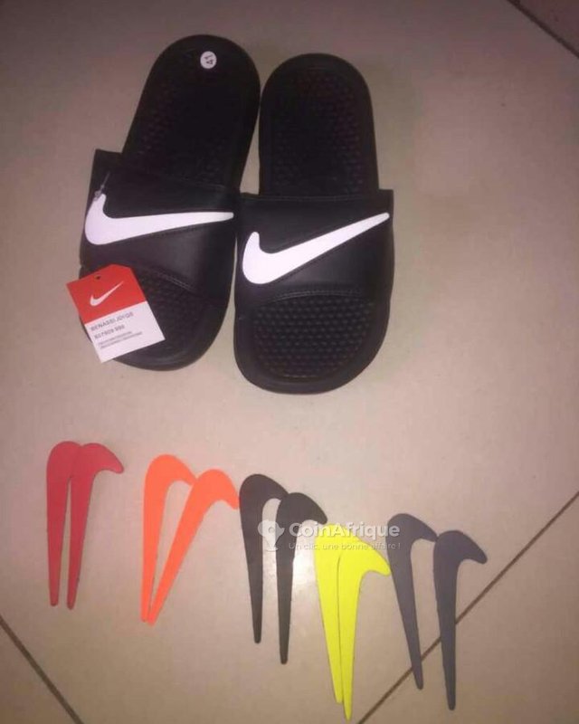 Chaussures Homme Tapettes Nike - stratch 5 couleurs neufs et occasions ...