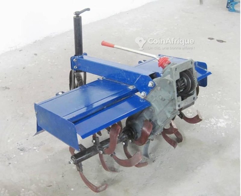 Matériel Agricole Mini tracteur - Machine à labourer au Sénégal ...