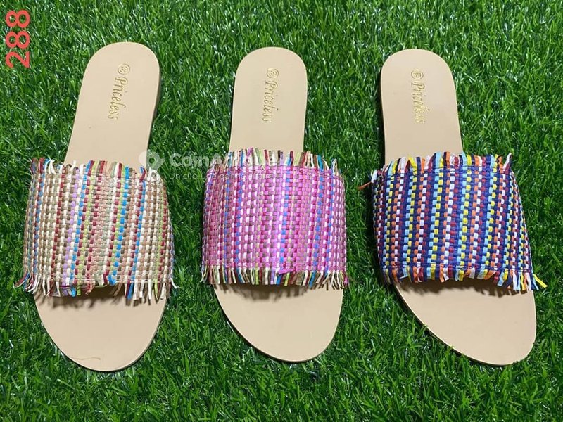 Chaussures Femme Tapettes neufs et occasions au Togo - CoinAfrique Togo