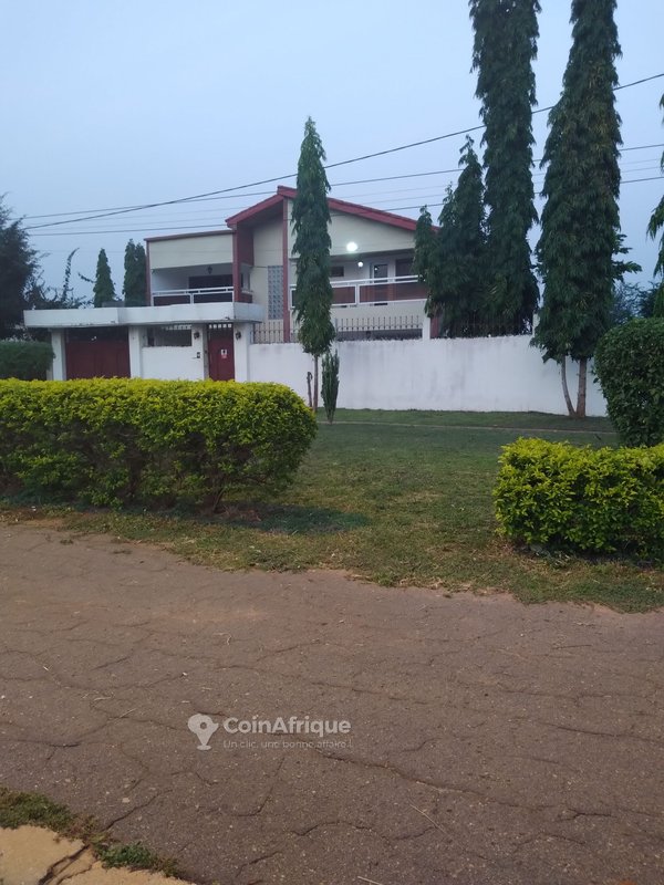 Villas Vente villa duplex - Yamoussoukro Millionnaire en Côte d'Ivoire ...