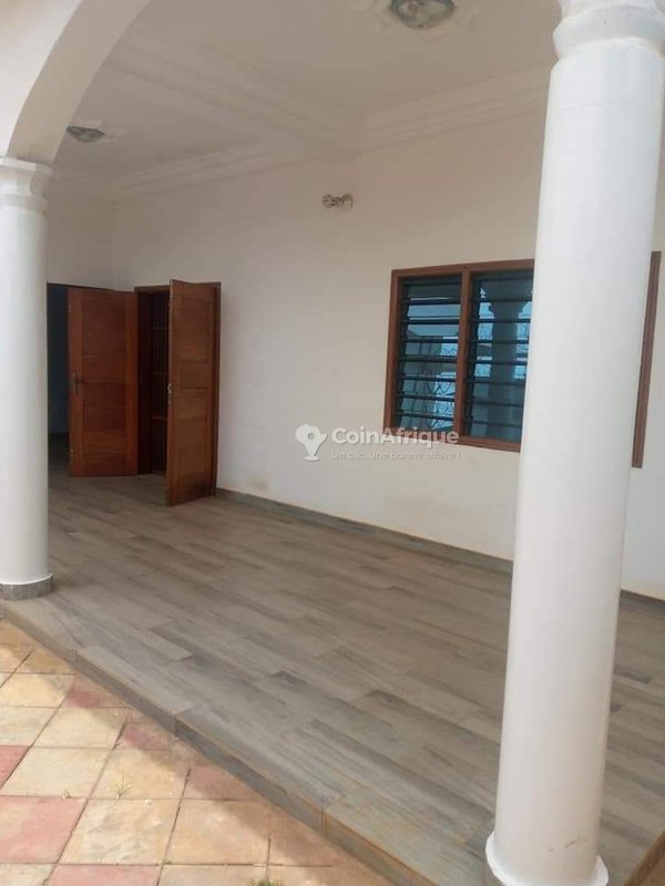 Villas Vente villa 4 pièces - Calavi dadjo au Bénin - CoinAfrique Bénin
