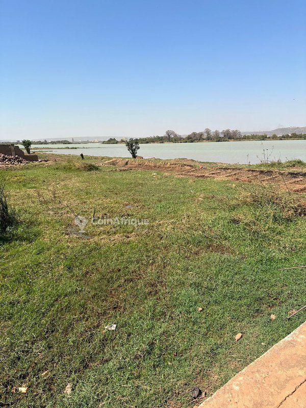 Terrains Parcelle + TF - Corniche Magnambougou au Mali - CoinAfrique Mali